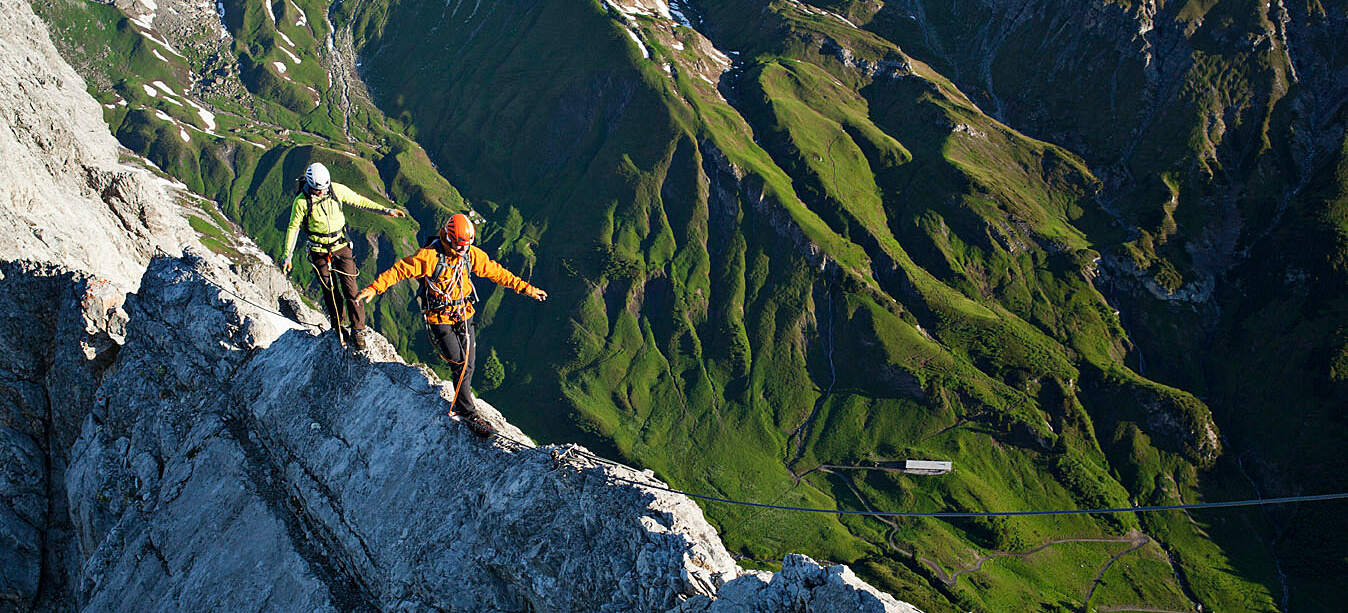 Hoch hinaus: Spannende Klettersteige am Arlberg | Kompass